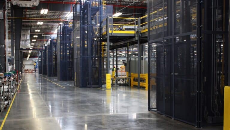 Advanced Safety Features on Vertical Reciprocating Conveyors