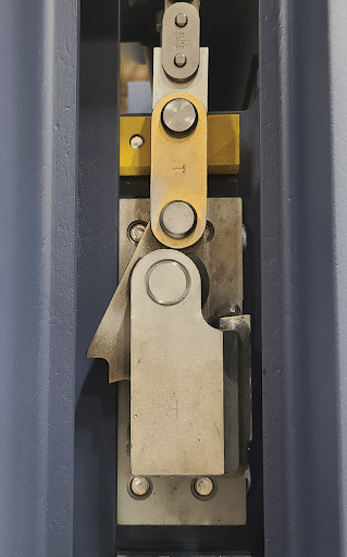 Advanced Safety Features on Vertical Reciprocating Conveyors